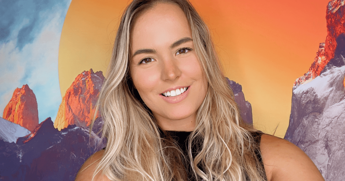 About Us - Elizabeth April